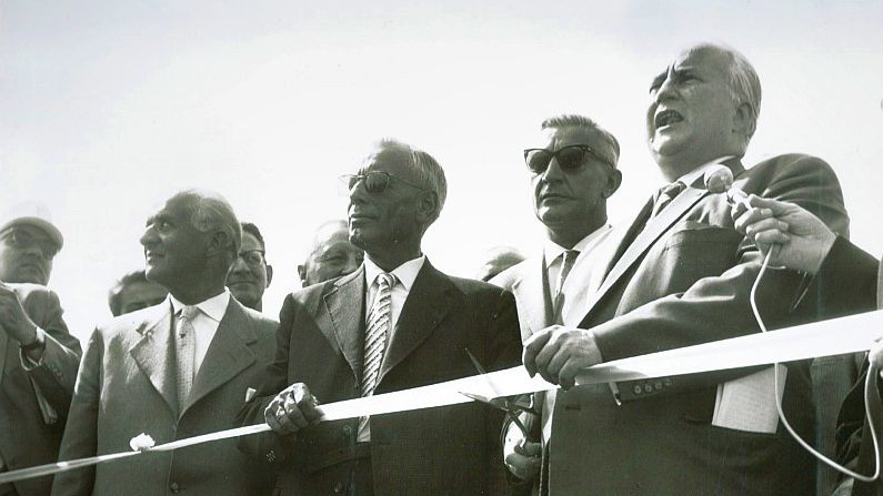 60 Jahre Ruhrtangente: „Ein freundliches Prösterchen“ auf die A1 ...